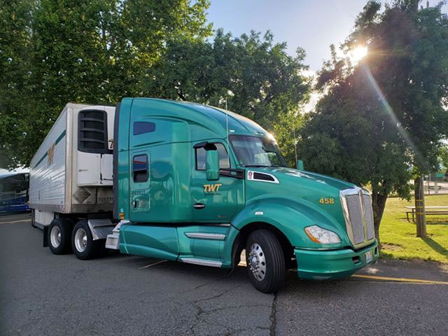 Why Truck Drivers Are Choosing TWT Refrigerated - TW Transport